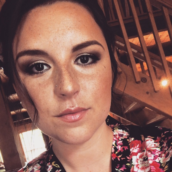 Katelyn's Closet (@kate_mo) | Poshmark